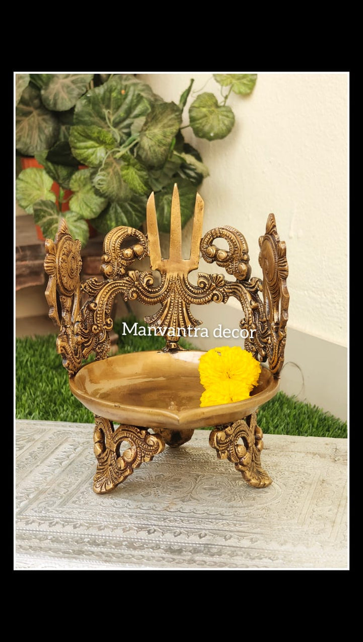 Brass Urlis/ decorative bowls – Manvantra Decor