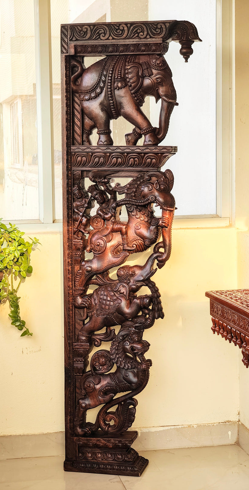 Elephant pillar brackets pair – Manvantra Decor