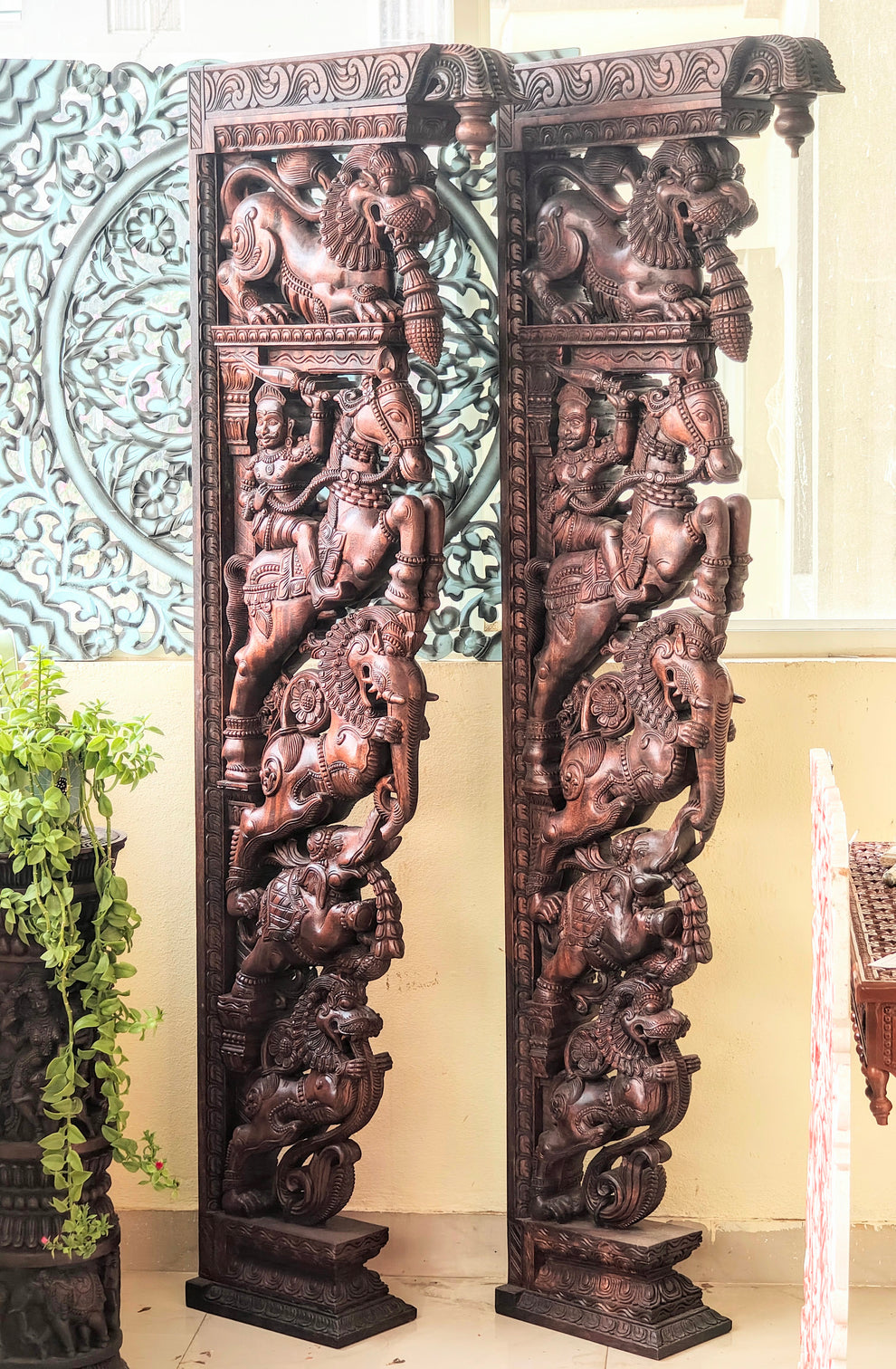 Yali pillar brackets pair – Manvantra Decor